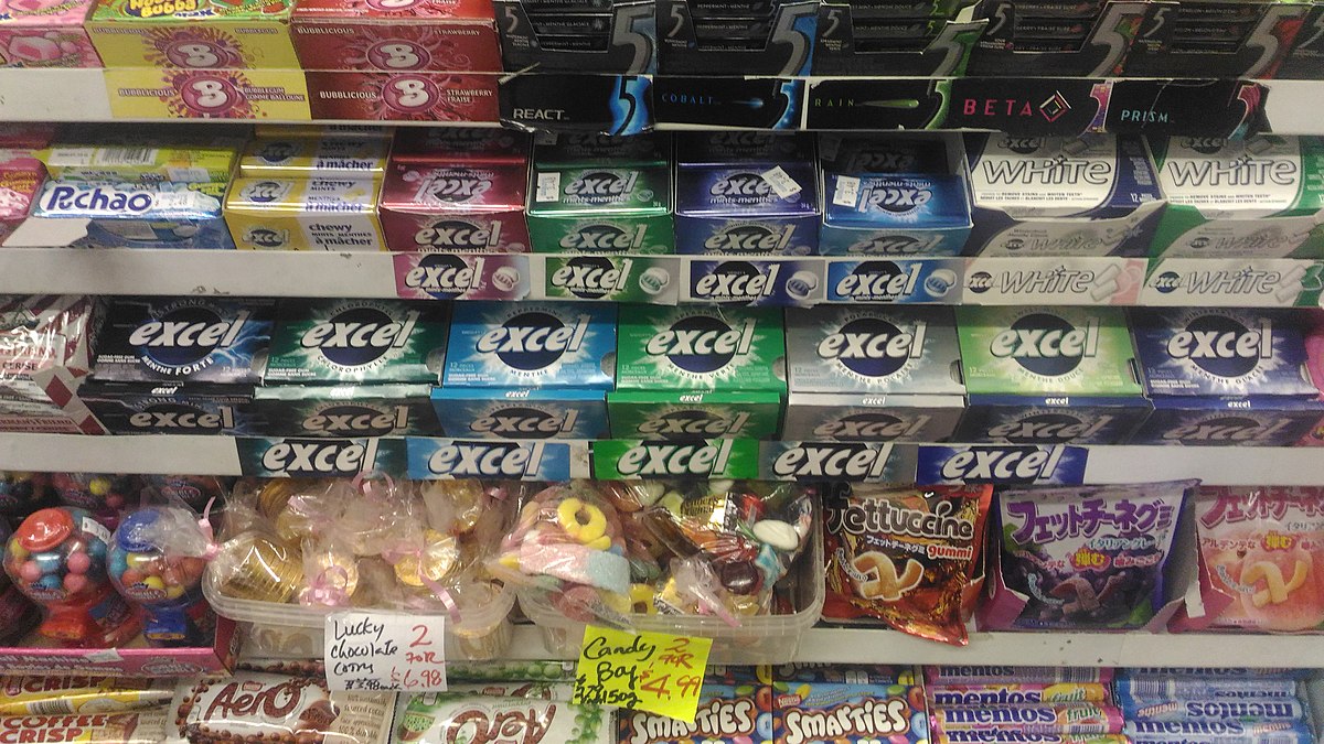 1200px-Excel_gum_in_Canada_204400
